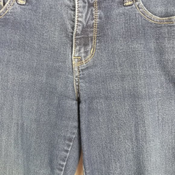 W62 | Jeans | W62 Curvy Fit Straight Jeans Womens Size 6 Stretch Medium Wash Mid Rise | Poshmark